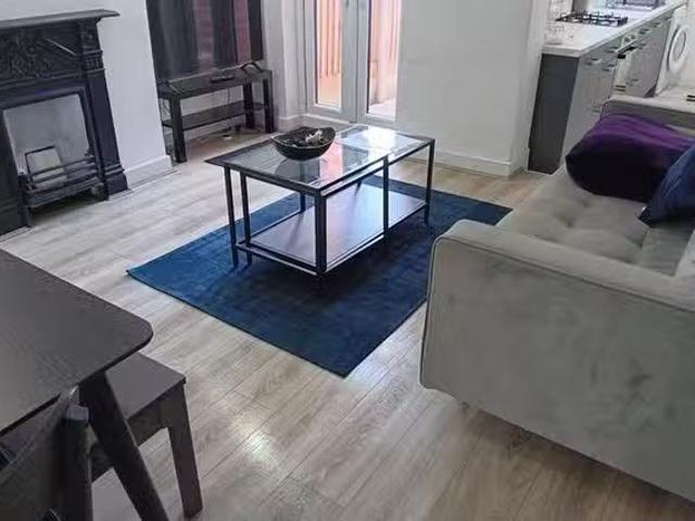 Nice 4 BR Ridgeway
