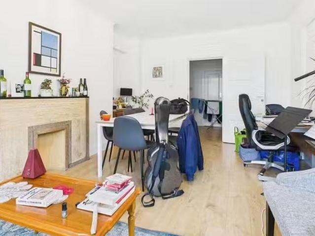 Charming 5 bedroom flat to rent in Adelaide Road, Swiss Cottage