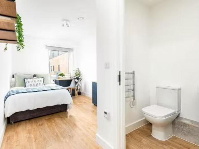 Unique 6 BA 6 bedroom flat for rent in West Street, Bristol, BS3