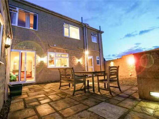 Cheap 6 bedroom property for rent in The Macies, Bath, Somerse.