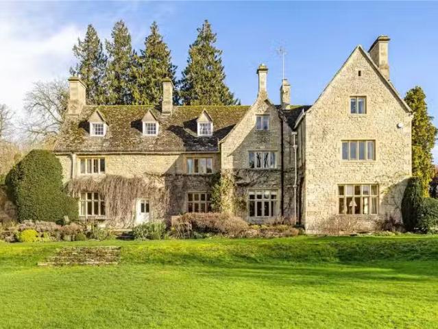 New 9 BA 9 bedroom detached house for rent in Coln St. Aldwyns.