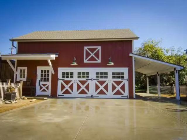 Unique Barn Studio Living Experience in California's Largest H.