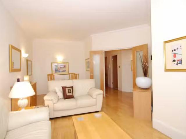 For Rent! Belvedere Road, London, SE1 8YR