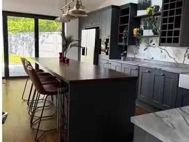 Rental! Detached house to rent in Cleanthus Road, London SE18