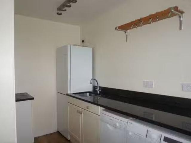 Nice Duplex to rent in Burdett Road, Docklands E14
