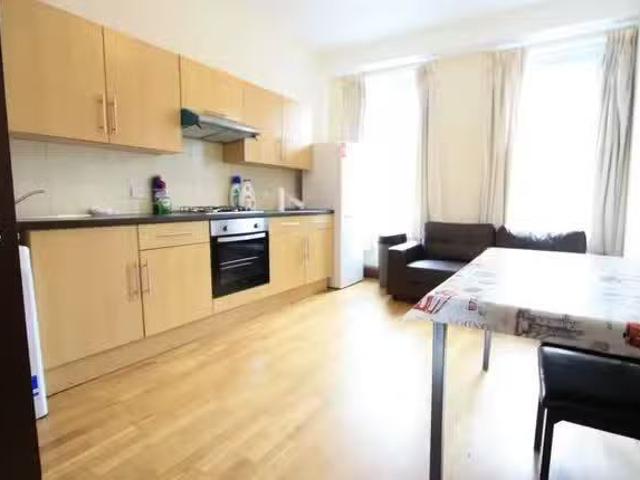 Cheap Flat to rent in North End Road, London SW6