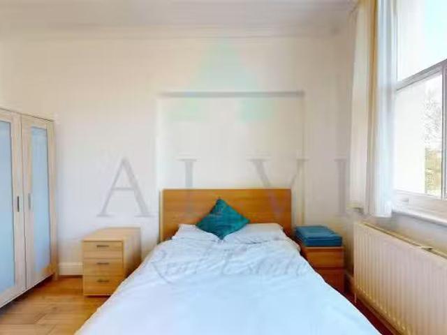 Charming Flat to rent in Cromwell Road, London SW5
