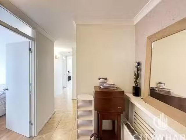 Nice Flat to rent in Flat, Blantyre Tower, Worlds End Estate.