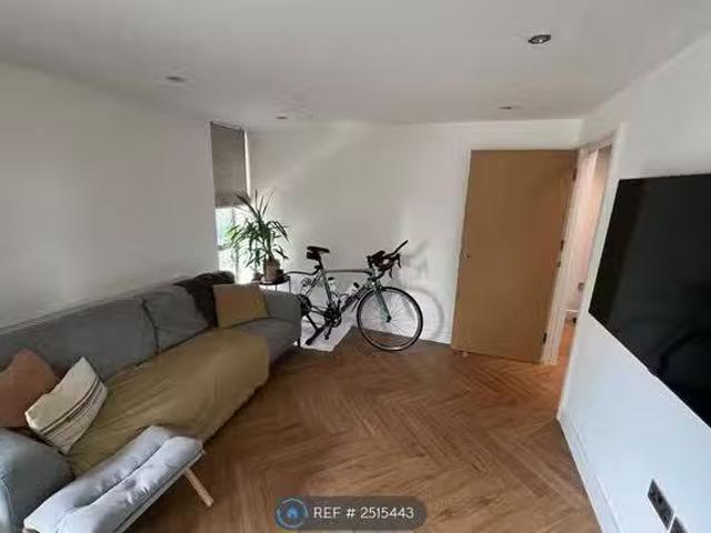 Cheap Flat to rent in Greyhound Road, London W6