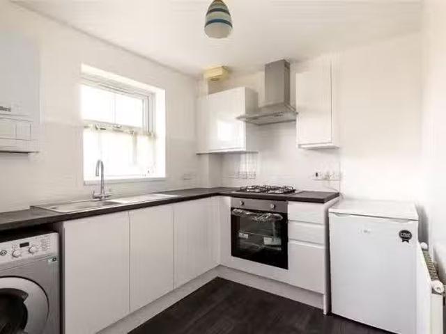 Rental! Flat to rent in 9 Wingate Court, Anselm Close, Sitting.