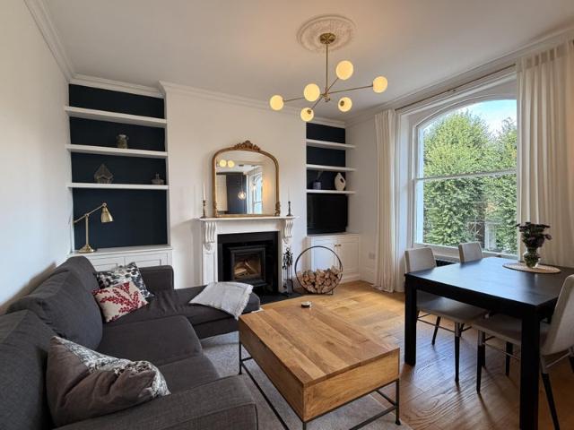 Unique opportunity 1 bed with A/C! Short let