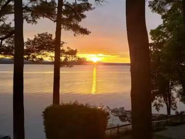 Unique Lakefront Apartment 350 Pine Haven Shores Ln #A