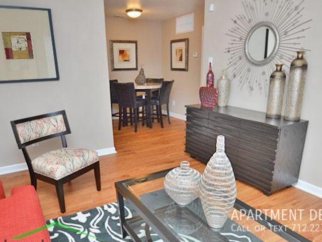 Unique & modern luxury apartment in Woodedge Village1 month free