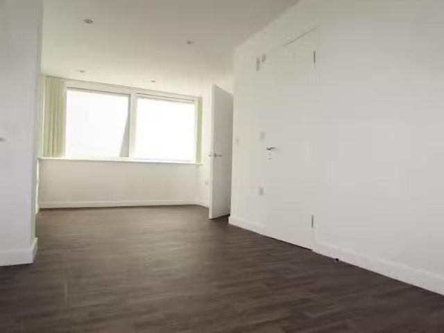 Rental! Studio flat for rent in Bournemouth Studio with Parkin.
