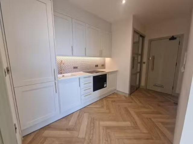 Unique Studio flat for rent in Davigdor Road, BN3