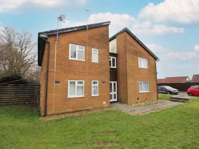 Cheap Studio flat for rent in Fairwater, Cardiff CF5 2PQ, CF5