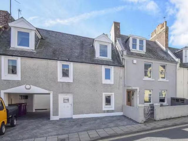 Cozy Studio flat for rent in Marketgate, Arbroath, Angus, DD11