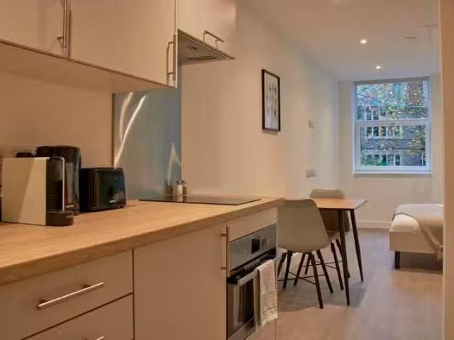 Charming Studio flat for rent in Redcross Street, Bristol, BS2