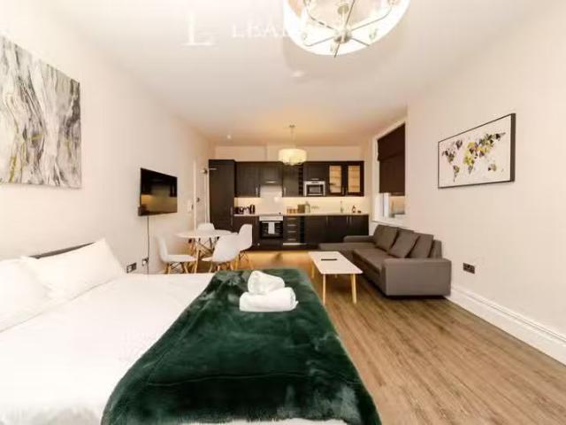 Unique Studio flat for rent in West Street, Brighton, BN1