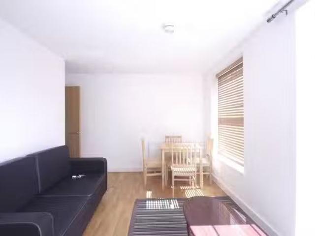 Deal! Studio to rent in Black Prince Road, London SE11