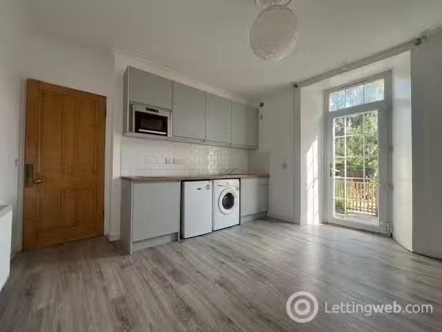 Unique Property to rent in 130 The Loan, Loanhead, EH20 9AJ