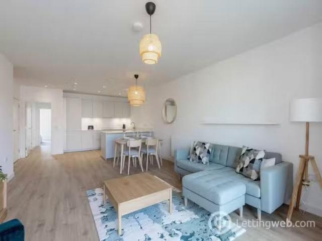 Deal! Property to rent in Temple Park Crescent, Polwarth, Edin.