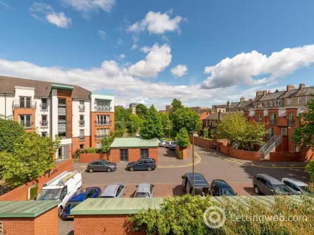 Charming Property to rent in Tytler Court, Milton Street, Edin.