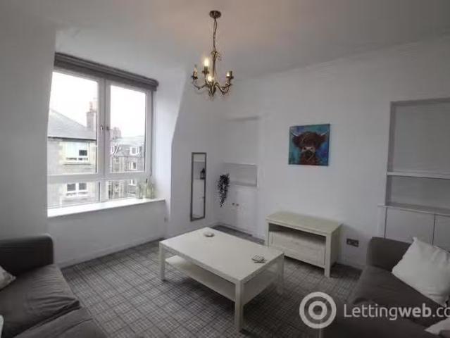 Just in! Property to rent in Urquhart Street, Top Floor, AB24
