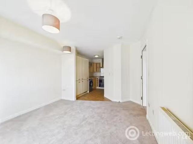 Rental! Property to rent in Waterfront Gait, Granton, Edinburg.