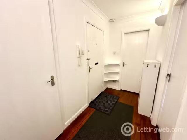 Just in! Property to rent in Blackfriars Street, City Centre.