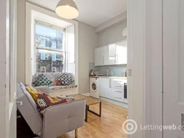 Cheap Property to rent in Brougham Street, Tollcross, Edinburg.