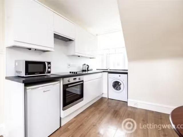 Rental! Property to rent in Esslemont Avenue, Aberdeen, AB25
