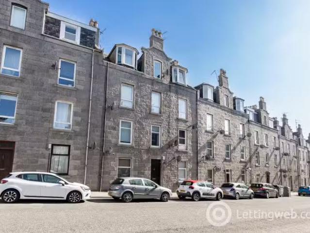 Deal! Property to rent in Esslemont Avenue, City Centre, Aberd.