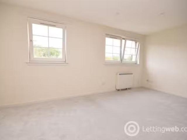 Charming Property to rent in Grandfield, Trinity, Edinburgh, E.