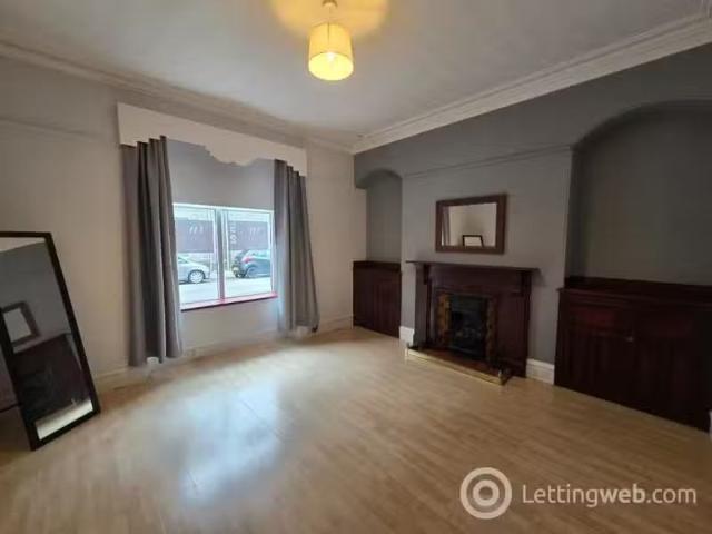 For Rent! Property to rent in Hollybank Place, City Centre, Ab.