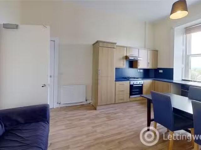 Just in! Property to rent in Morningside Road, Edinburgh, EH10