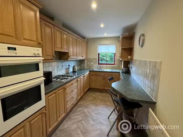 Nice Property to rent in Orchard Brae Avenue, Stockbridge, Edi.