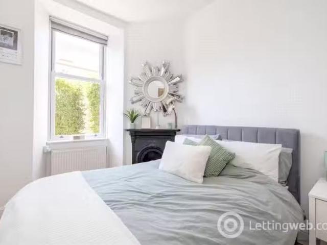 Nice Property to rent in Stewart Terrace, Ardmillan, Edinburgh.