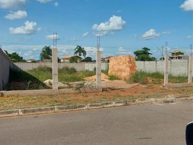 UNQ Vende Terreno Quadra 05 Jardim Botânico III 800 m²