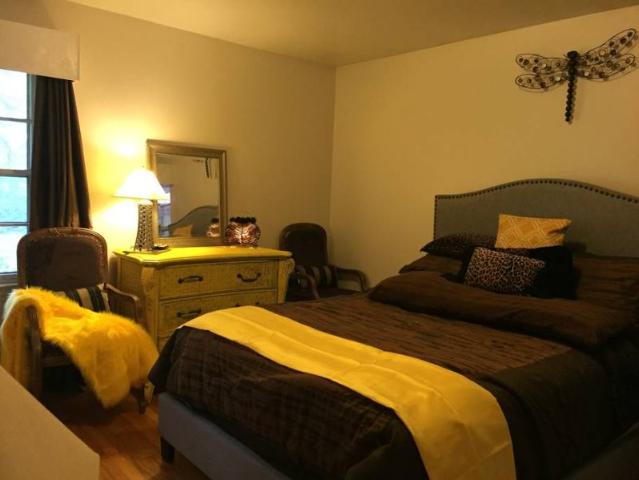 Unwind near Windward Pkwy in Furnished Room in Fu