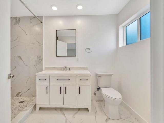 USC Student Residences at 37th Street 14 Bedroom Home for Rent at 1584 W 37th St, Los Angeles, CA 90018 Congress North