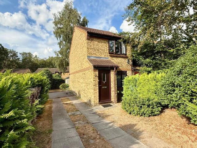 Upavon Gardens, Forest Park, Bracknell, Berkshire RG12, 2 bed end terrace house to rent, £1,450 pcm | PrimeLocation