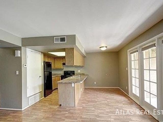 $1195 Move In Credit | Updated North Phoenix Condo in Gated Community
