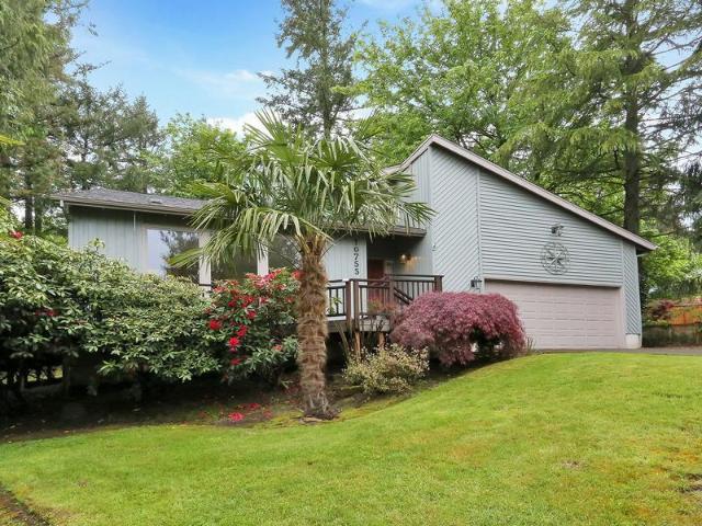 Updated and remodeled! 3BR,DR,LR,FR,Office,Bonus, loft,Trex deck! Yard Service Included!