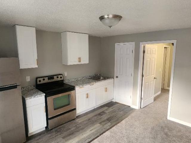 Updated _Bedroom Apartment Near HWY Access_Prime C