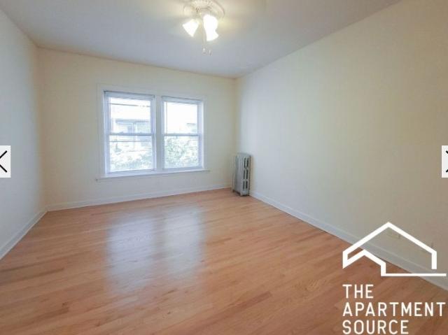 Updated _Bedroom_Bath Apartment in Lakeview East