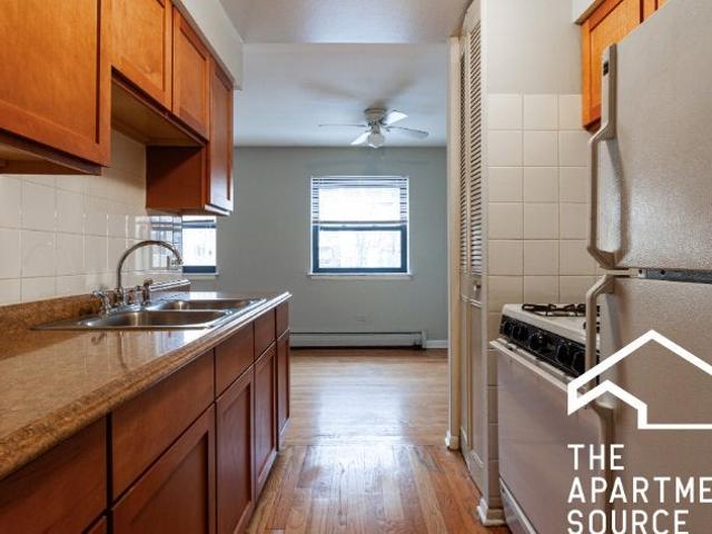 Updated _Bedroom_Bath Apartment in Lakeview East w