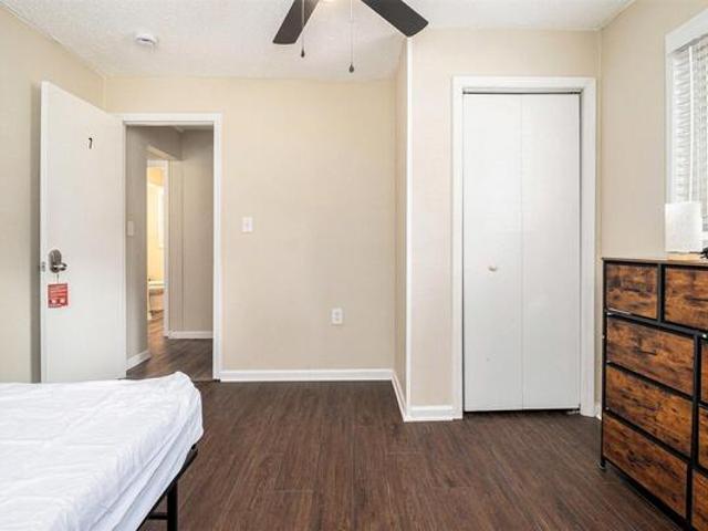 Updated & Cozy Home. Furnished, Secure, and Spacious, Free Wi Fi, Monthly Cleanings, Bus Stop 0.1 Miles Away, and Grocery Store 1.1 Miles Away