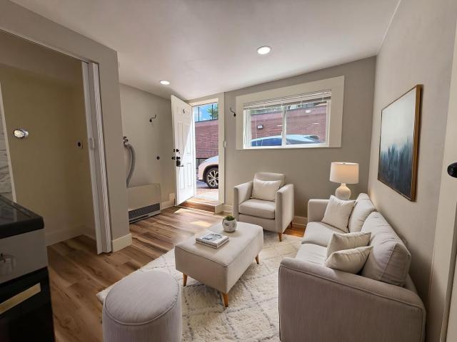 Updated Downtown 1 Bed / 1 Bath – Move In Ready | Move In Special!