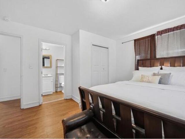 Updated Home Near UF Health, Downtown Jacksonville & I 95 | Washer/Dryer & Wi Fi Included